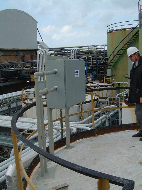 Lubricant mixing system on tank | Pulsair® - World Leader in Large ...