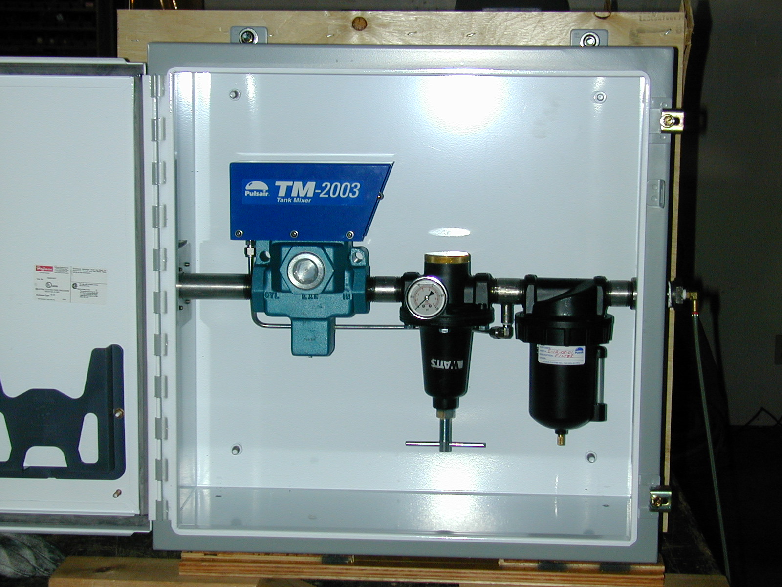 pulsair systems tm mixer mounted in enclosure - World Leader in Large ...