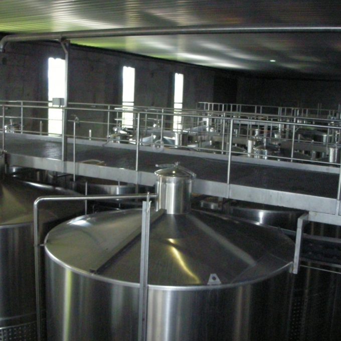 Wine Tank Mixers for Cap Management wine | Pulsair Systems